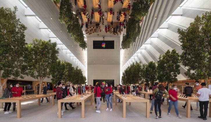 Apple opens tree-lined retail store in LA - Sound & Video Contractor
