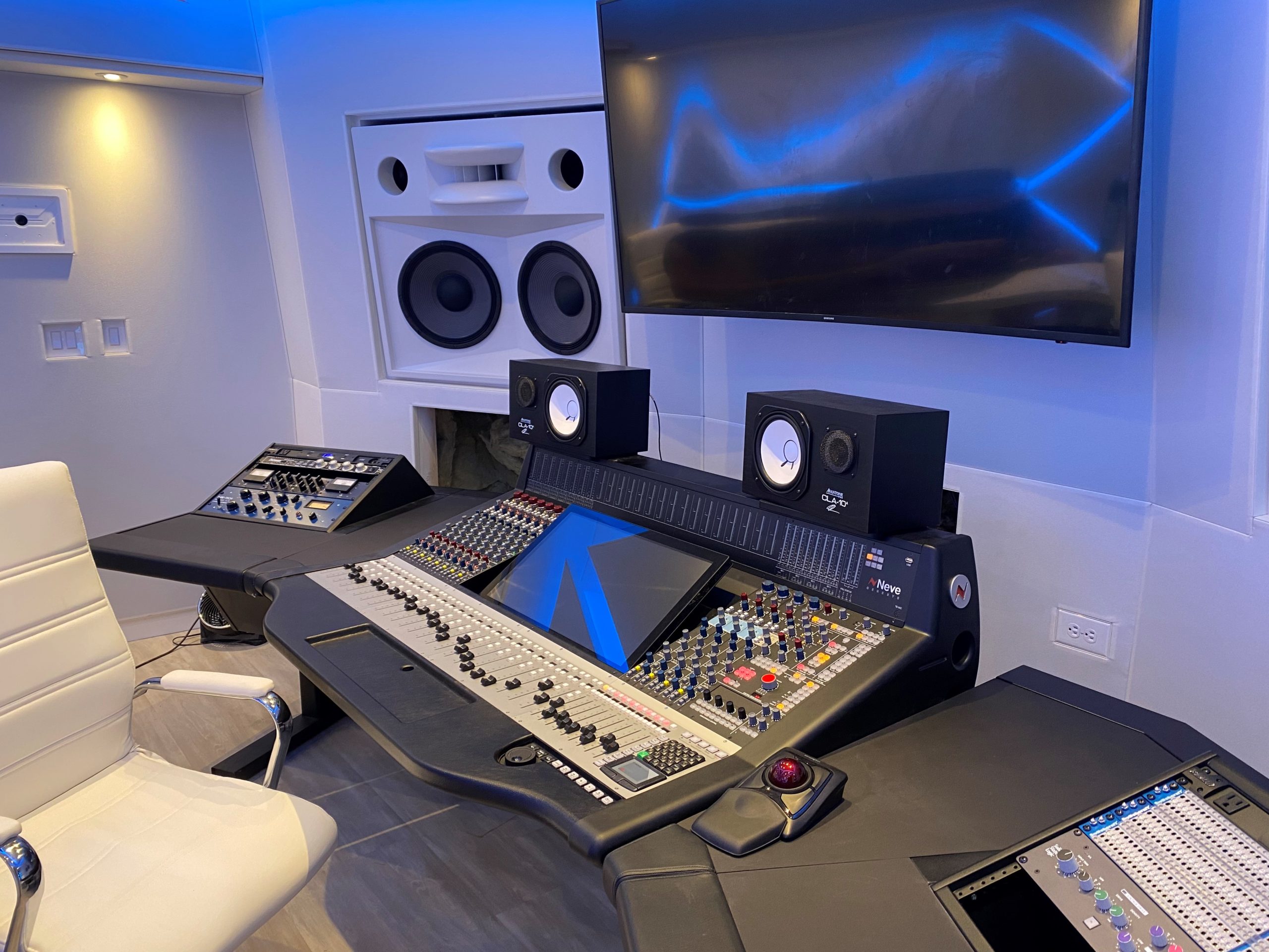 Super Producer Lil’ Ronnie Chooses A Neve® Genesys Black Console For ...