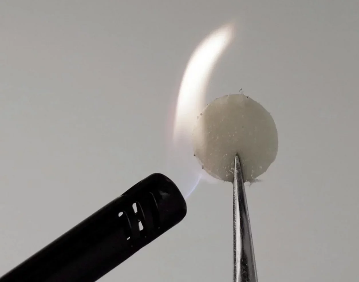 Stanford has a salty solution to the problem of battery flammability ...