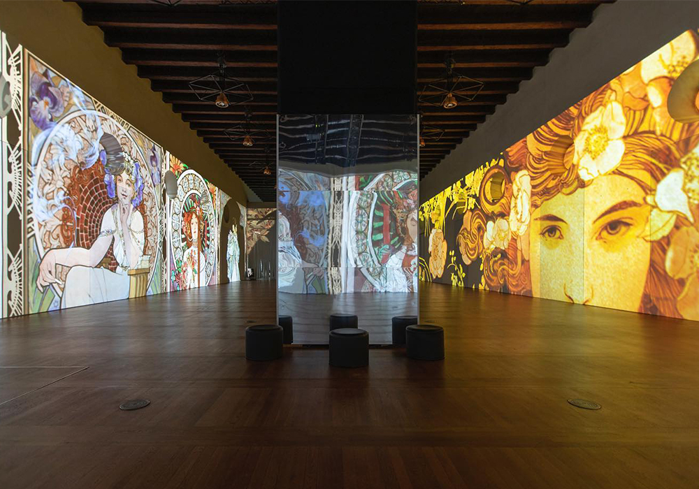 Analog Way Picturall Mark II Media Server Drives “Alphonse Mucha ...