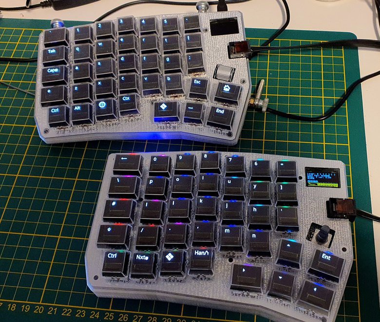 The PolyKybd is a fully customizable keyboard with OLED displays in ...