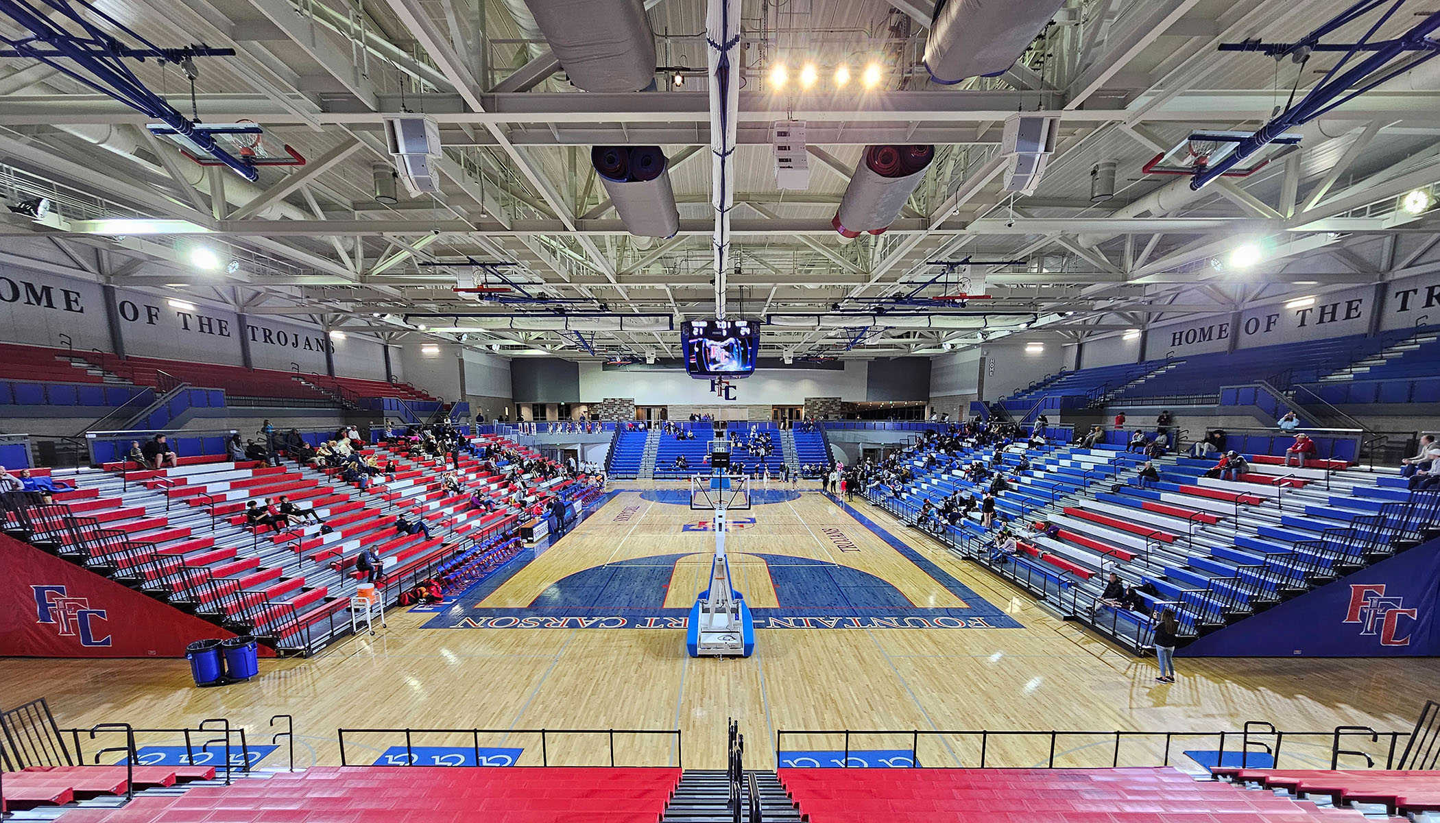Compact L-Acoustics A10i Professional Sound System Conquers a Big Space ...