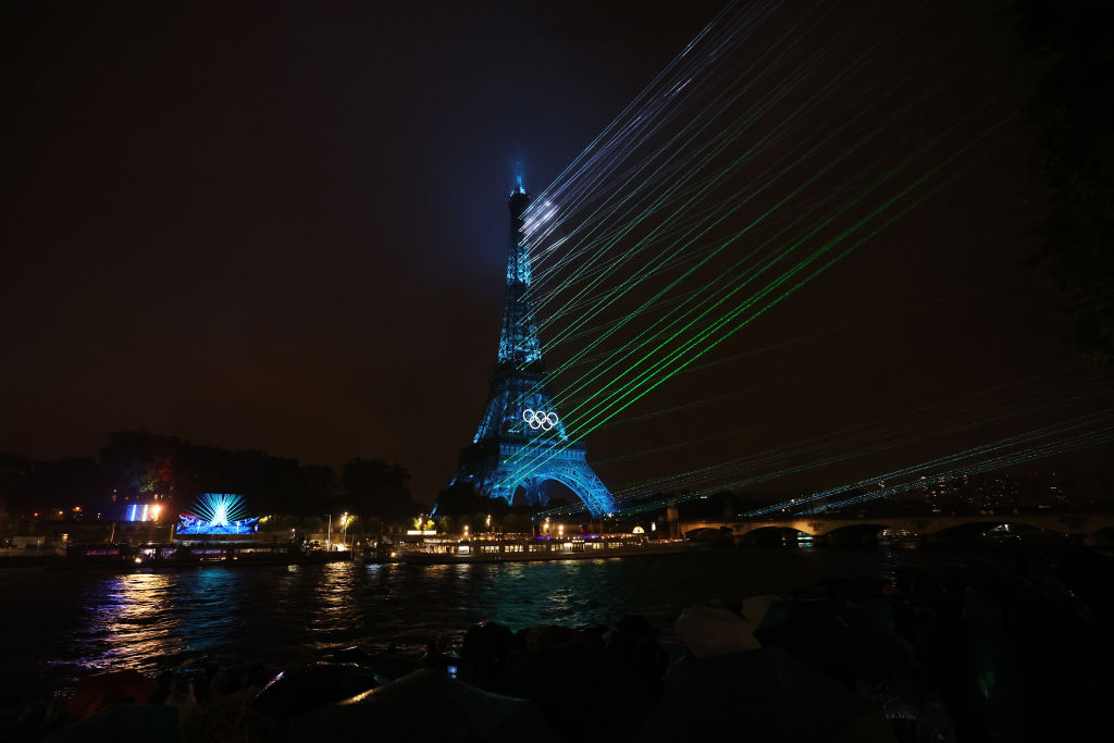 WATCH: Eiffel Tower is given the projection mapping treatment to start ...