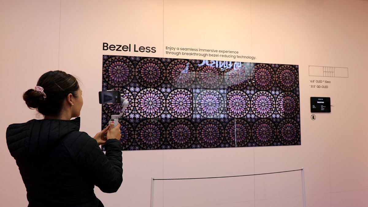 WATCH: Samsung Display creates "bezel-less" OLED tiles - Sound & Video ...