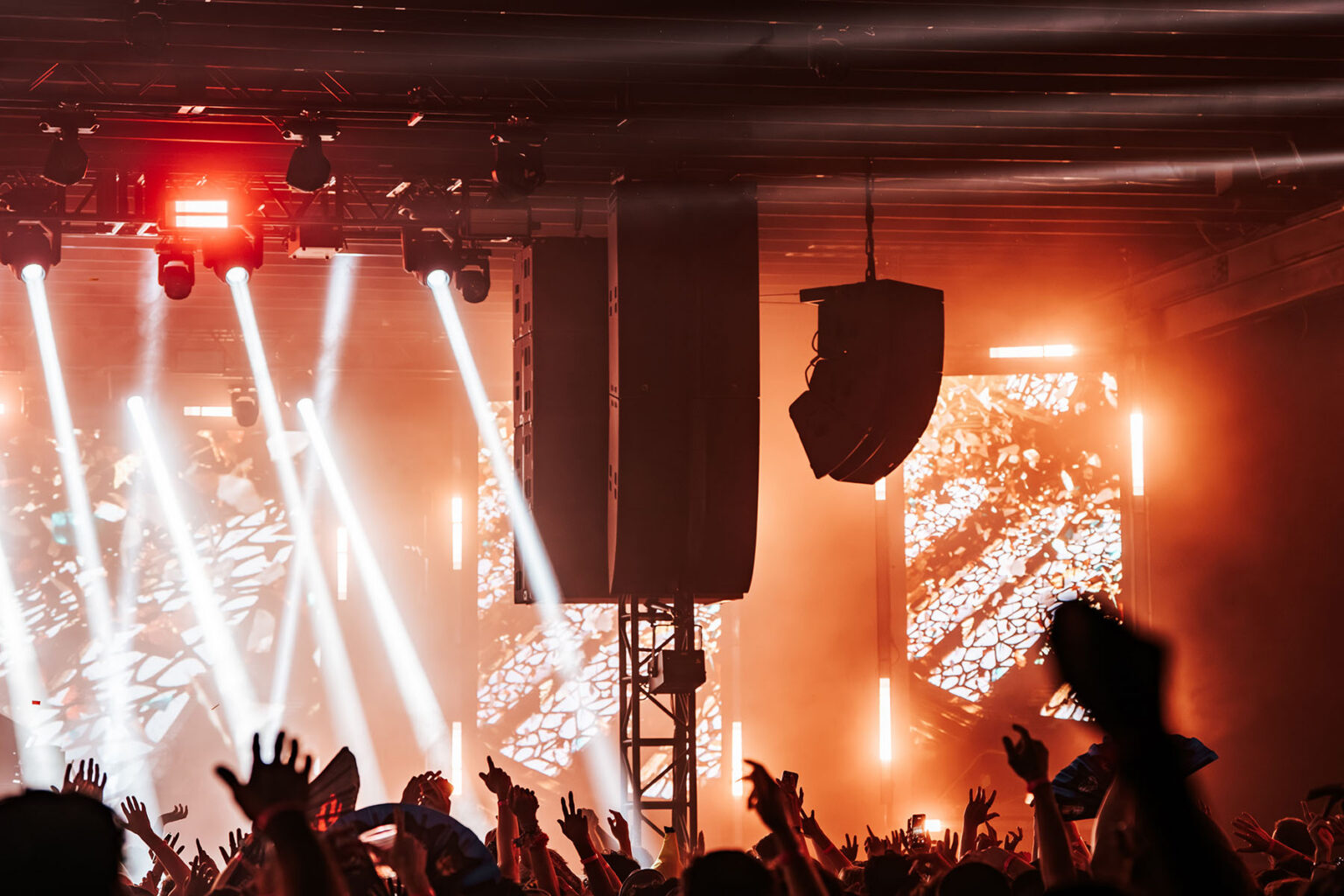 L-Acoustics L Series Concert Sound System Takes Echostage Into the ...